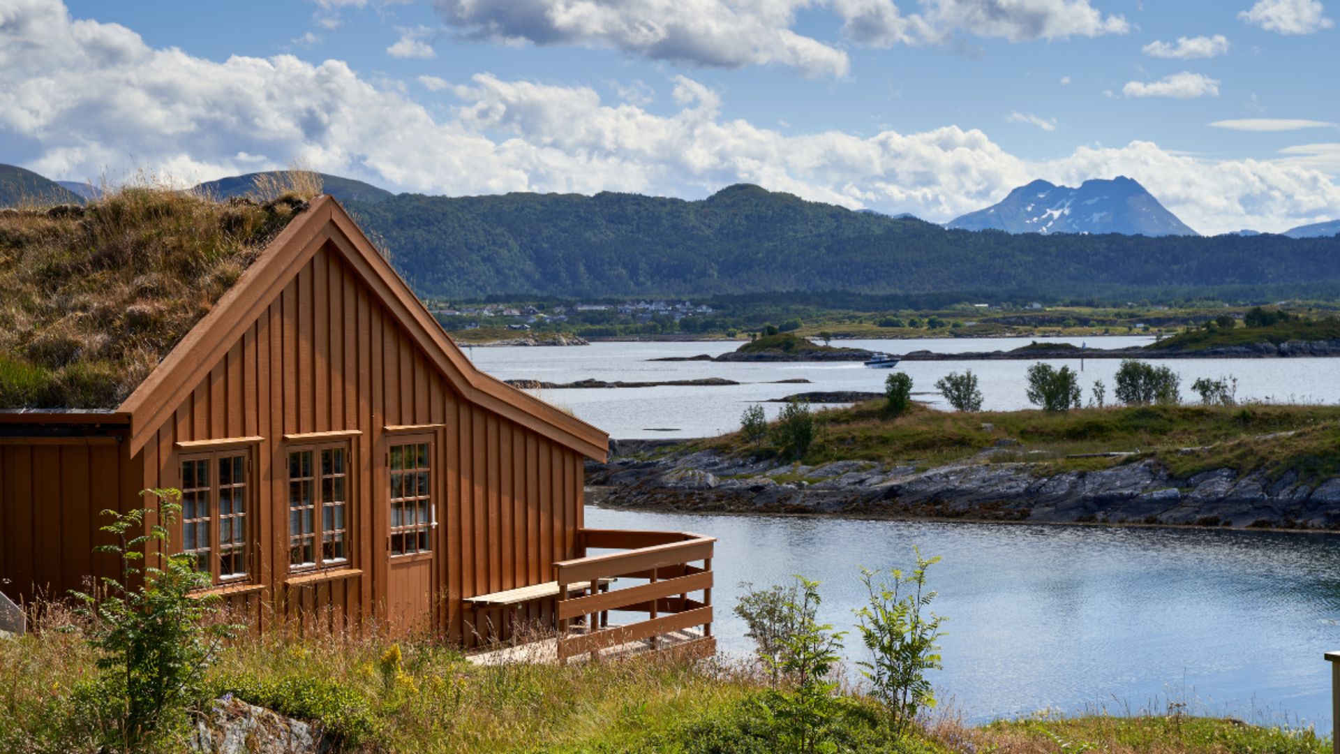 Do Composting Toilets Smell? Myths & Facts Explained
